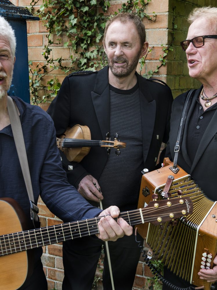Oysterband Announce Three-Piece Acoustic UK Tour This Spring - Band on ...